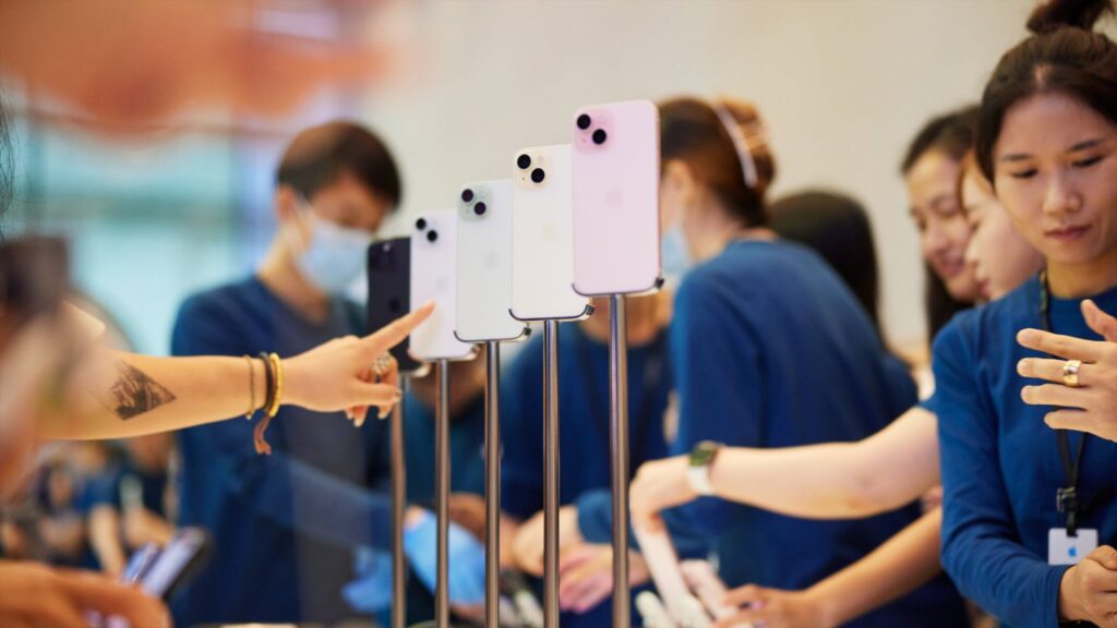 Exploring the Pros and Cons of Apple's Refurbished Store