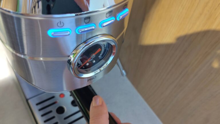 Casabrews 5418 Pro Espresso Machine Launches with Mixed Reviews