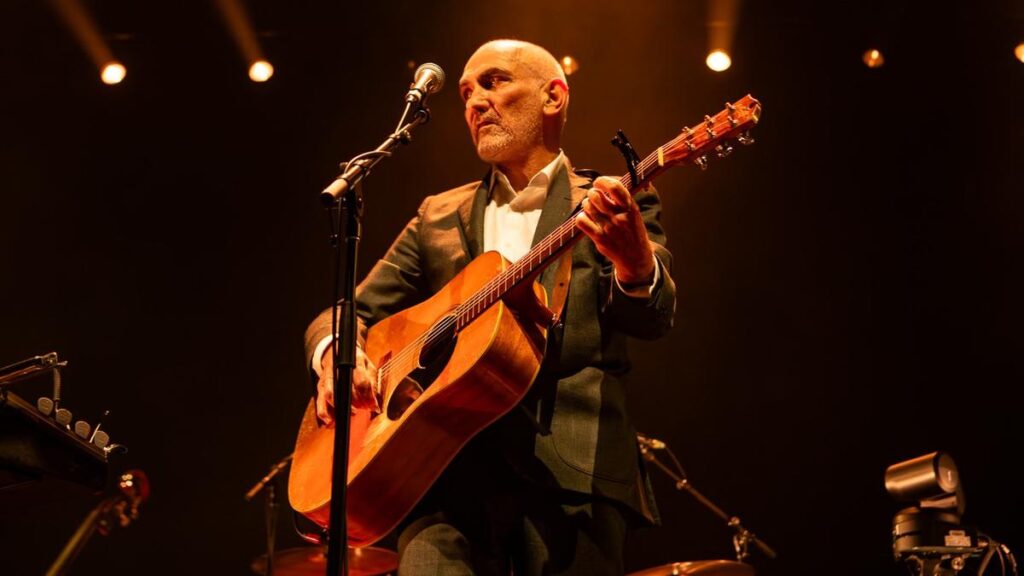 Paul Kelly Debuts Sequel to Classic Hit in Perth Concert