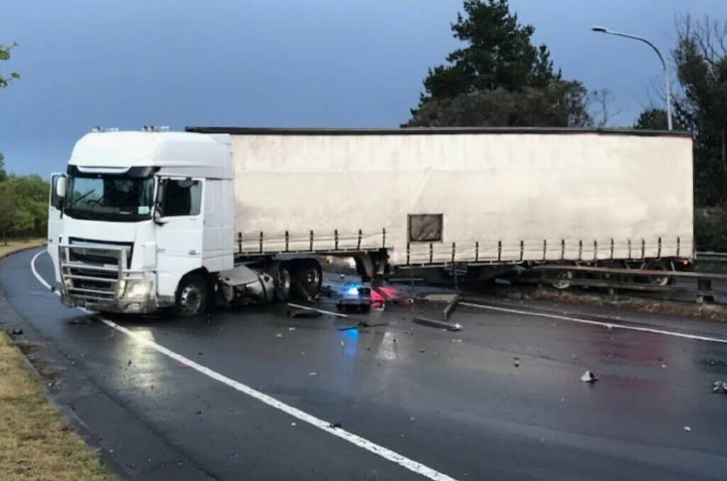 Truck Crash Closes Great Western Highway, Major Delays Expected