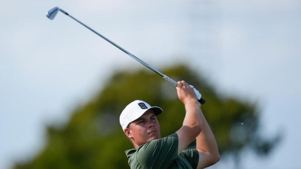 Valimaki Leads PGA Tour Finale with Stellar 65 in Round Three