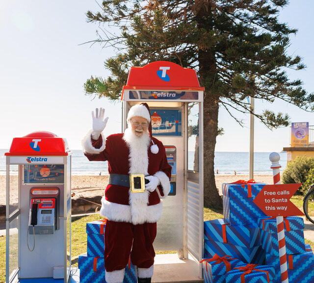 Kids Connect with Santa as Telstra Revives Free Hotline