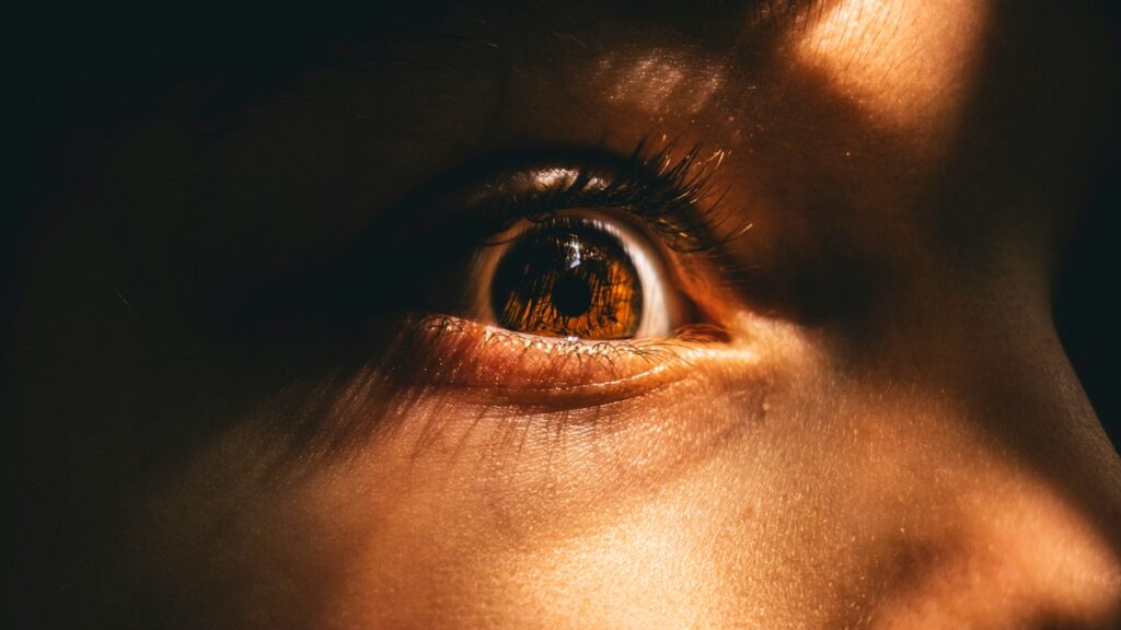 New Research Links Visual Snow Syndrome to Enhanced Face Recognition