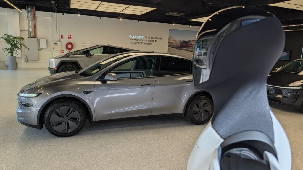 Tesla Unveils Optimus Robot, Cybertruck, Powerwall 3 in Adelaide